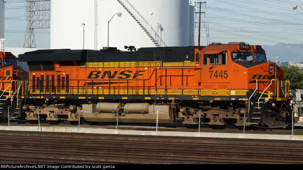 BNSF 7445